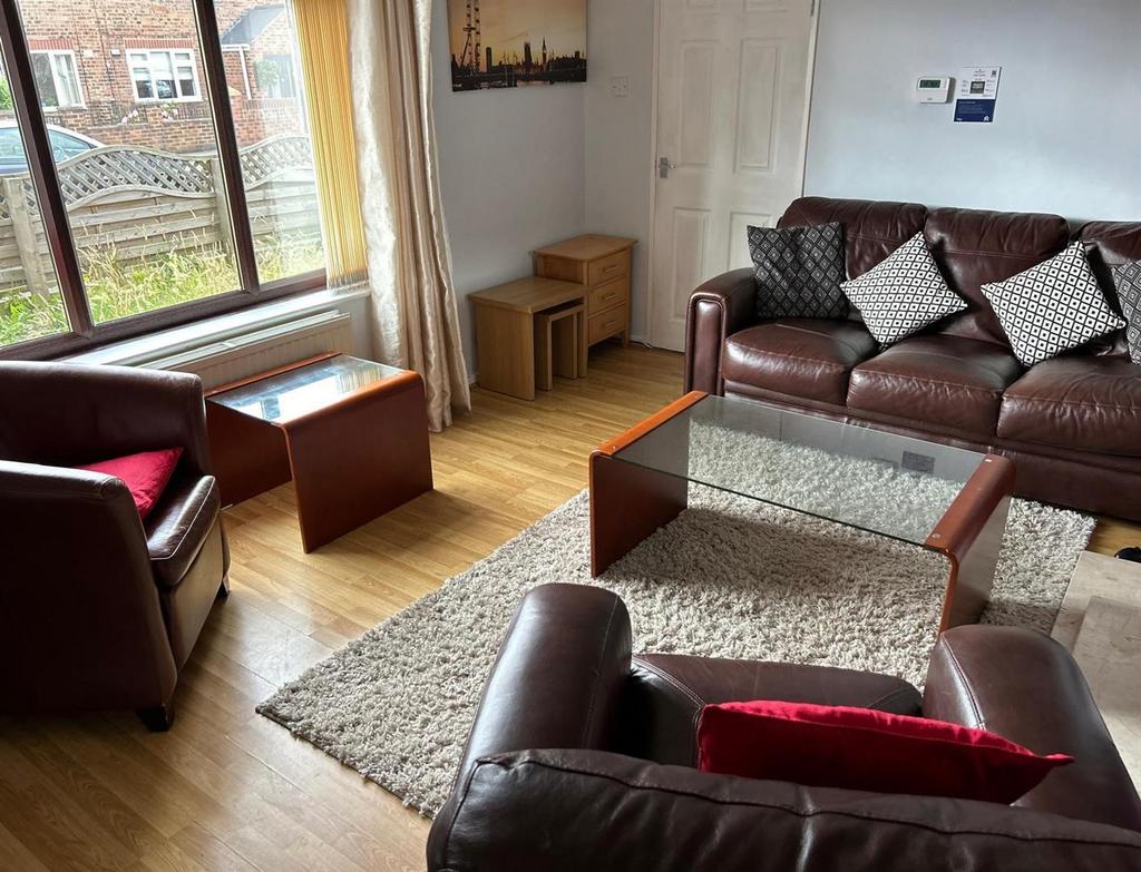 Sharp Crescent, Gilesgate, Durham HMO... 4 bed semi-detached house - £ ...