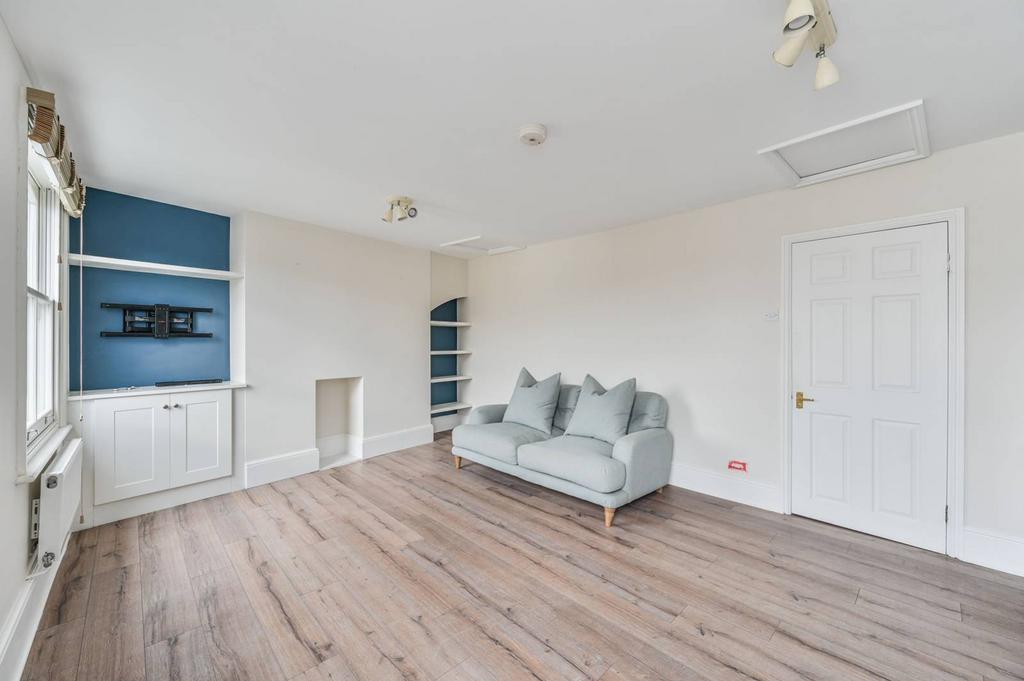 Aldebert Terrace, Vauxhall, London, SW8 1 bed flat - £1,850 pcm (£427 pw)