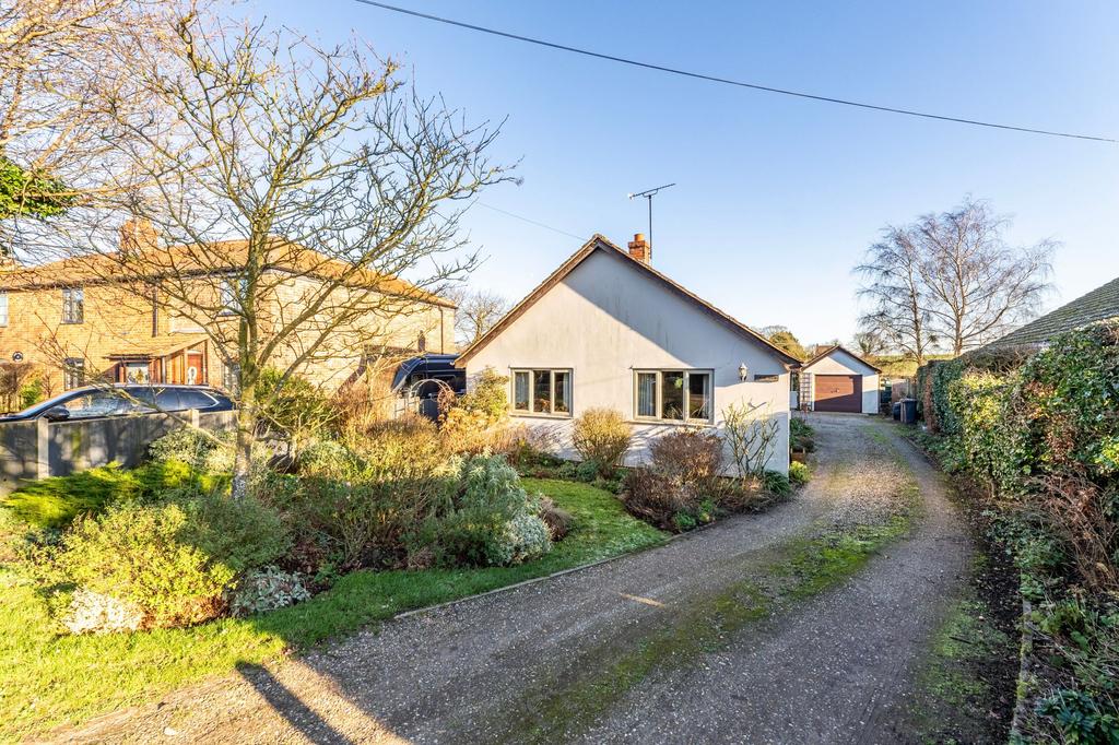 Southrepps Road, Antingham 2 bed detached bungalow for sale - £300,000