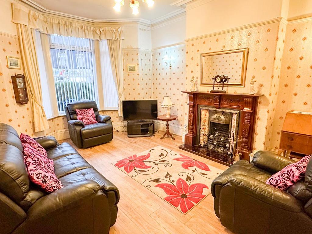 Manchester Road, Heaton Chapel... 6 bed terraced house for sale - £400,000