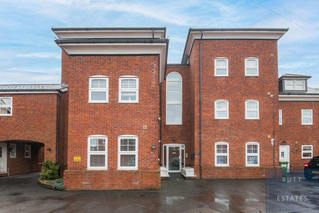 Alphington Road, Exeter EX2 1 bed flat - £150,000