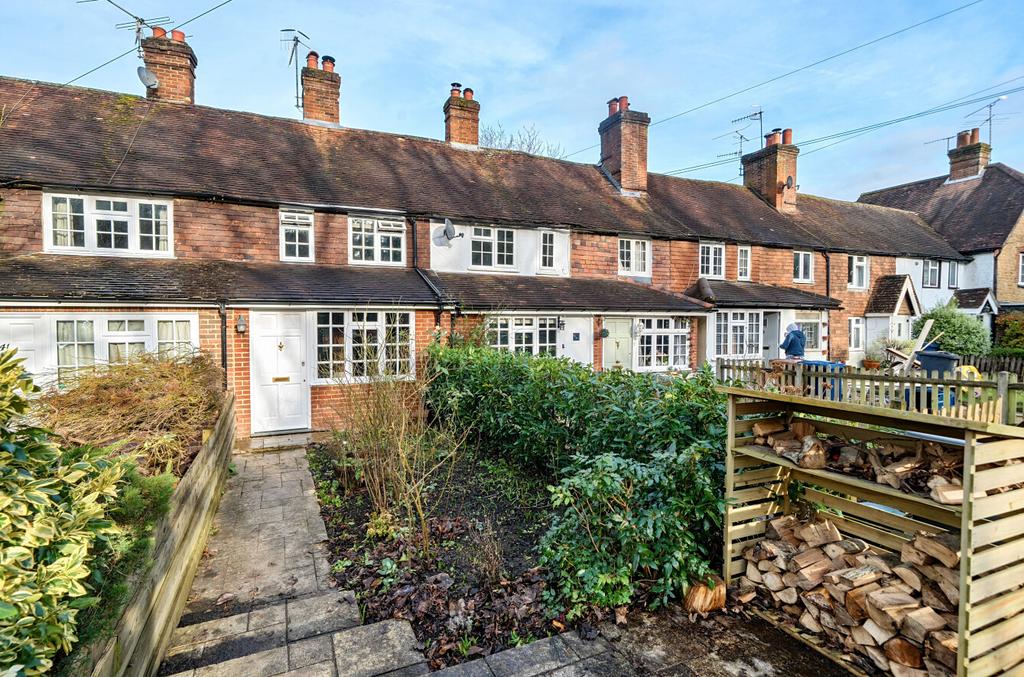 Catteshall Lane, Surrey GU7 2 bed terraced house for sale - £435,000