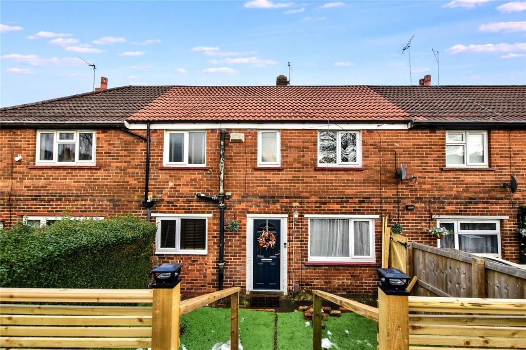 Standale Avenue, Pudsey, West Yorkshire 3 bed townhouse for sale - £200,000