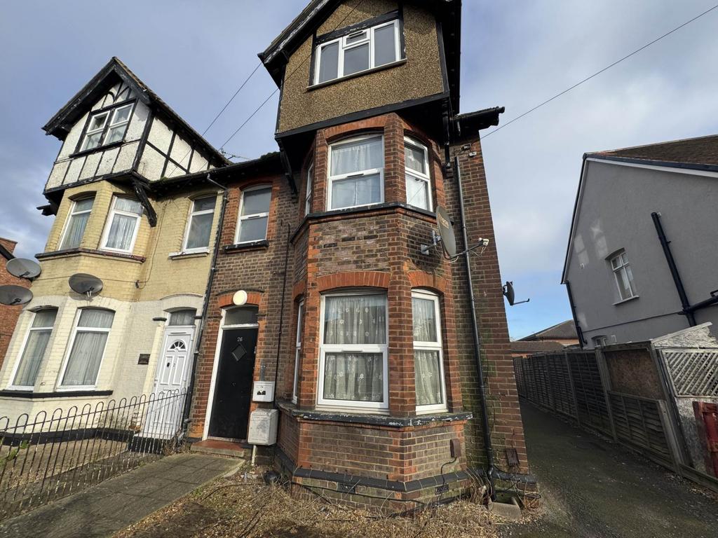 Marsh Road, Luton LU3 1 bed flat for sale - £100,000