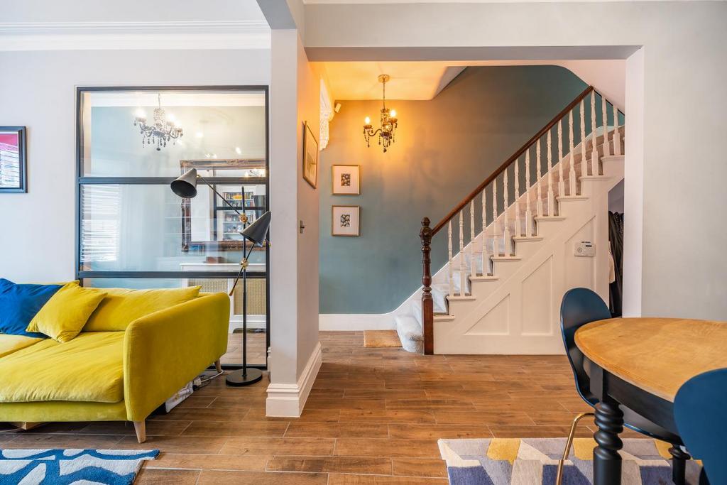 Fontarabia Road, Battersea, London, SW11 4 bed terraced house - £1,500,000