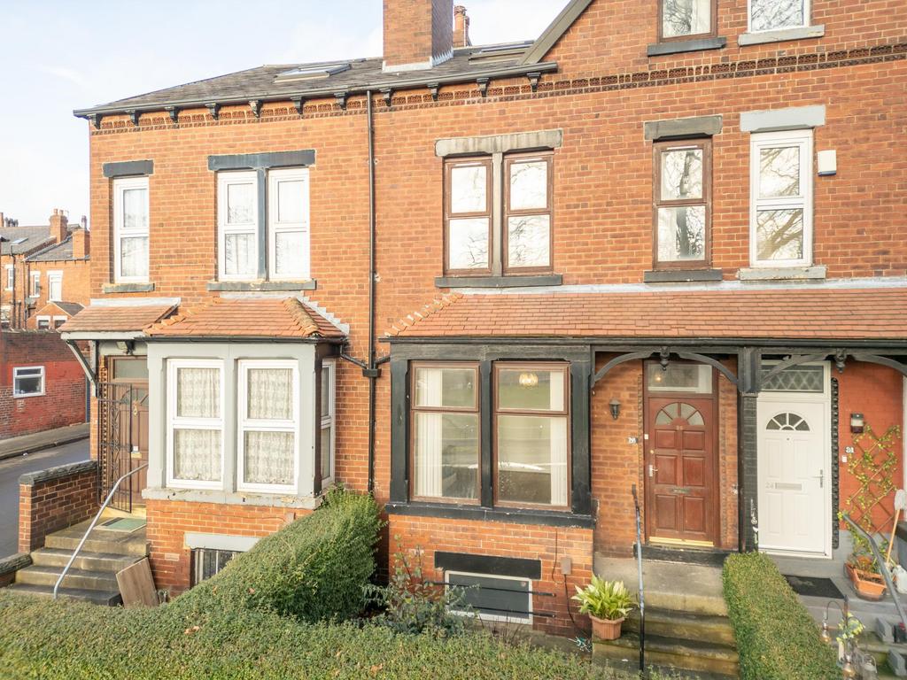 Saville Drive, Leeds LS7 4 bed terraced house - £1,350 pcm (£312 pw)