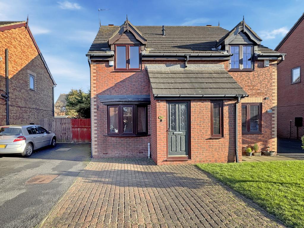 Greenfinch Close, Hartlepool, TS26 0 2 bed semi-detached house - £130,000