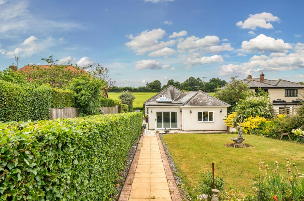 Gascoigne Lane, Ropley, Alresford... 3 bed bungalow for sale - £950,000