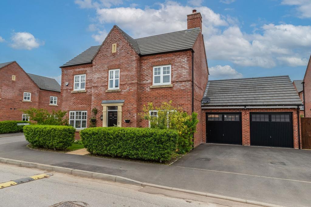 Redwood Drive, Preston PR4 4 bed detached house - £425,000