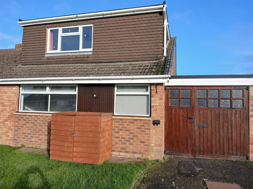 Beech Close, Wheaton Aston 3 bed semi-detached bungalow - £1,195 pcm (£ ...