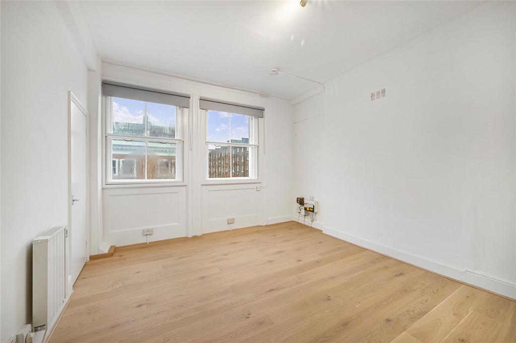 Cranley Place, South Kensington... 1 bed apartment - £1,712 pcm (£395 pw)