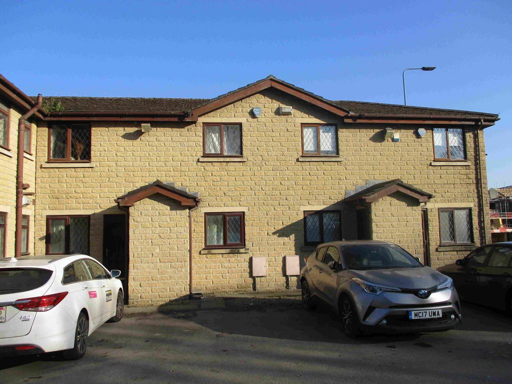 Woodlands Court, Mosley Common Road... 2 bed flat - £695 pcm (£160 pw)