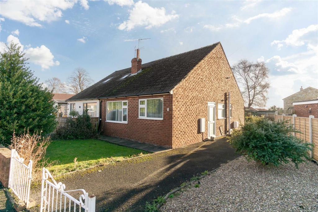 Beech Close, Leeds 2 bed semi-detached bungalow for sale - £190,000