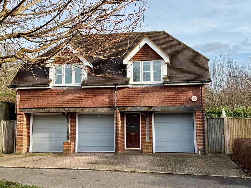 The Orchard, Southampton SO32 2 bed maisonette - £1,200 pcm (£277 pw)