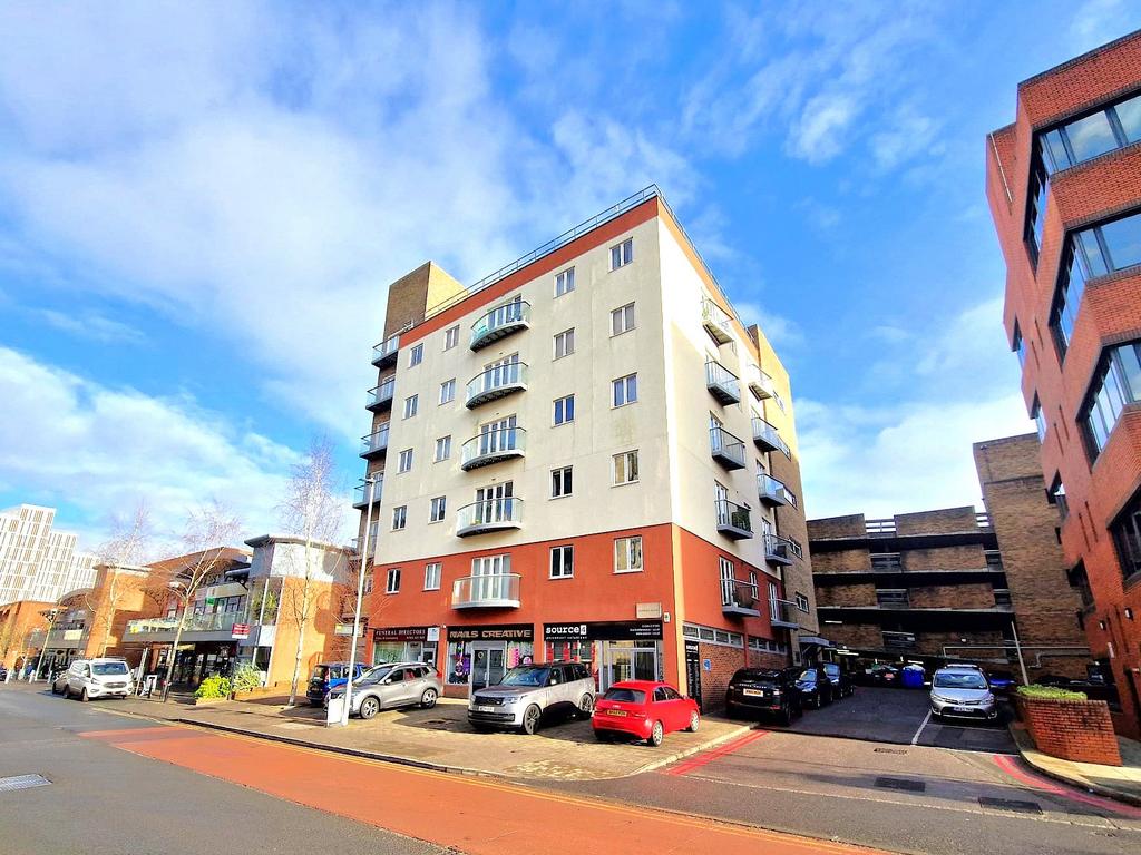 Market Street, Bracknell, Berkshire... 1 bed apartment - £1,200 pcm (£ ...