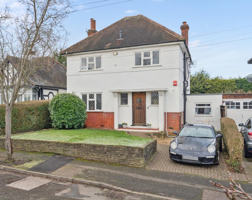 Winchester Drive, Pinner, HA5 4 bed detached house for sale - £1,150,000
