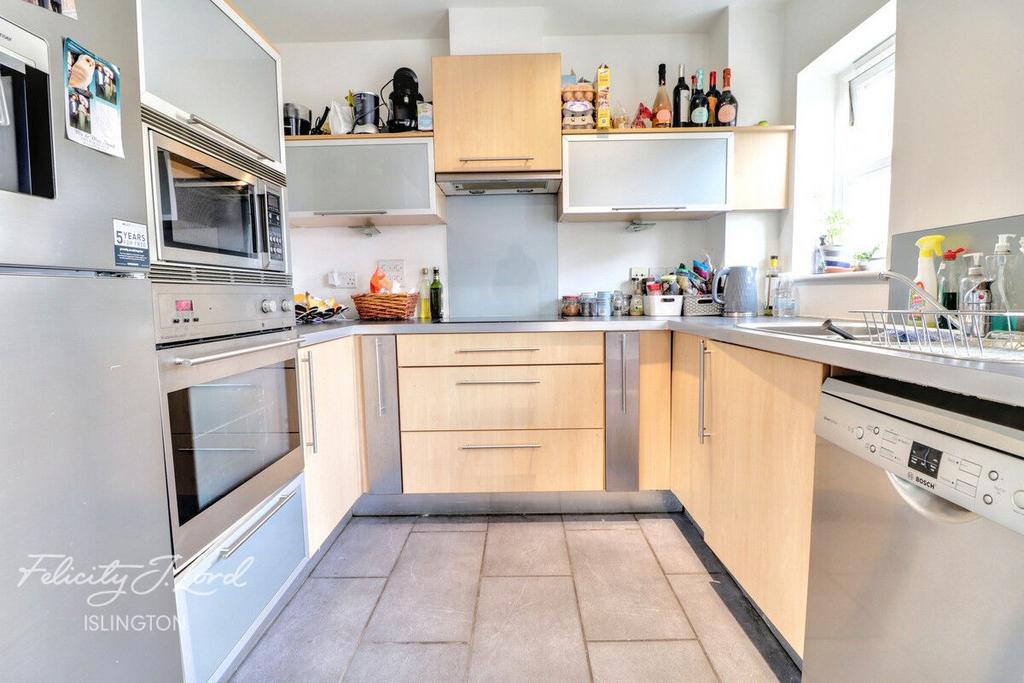 Northpoint Square, LONDON 2 bed apartment to rent - £2,675 pcm (£617 pw)