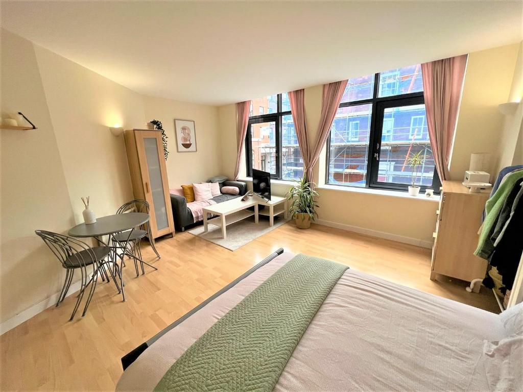 York Place, Leeds Studio - £775 pcm (£179 pw)