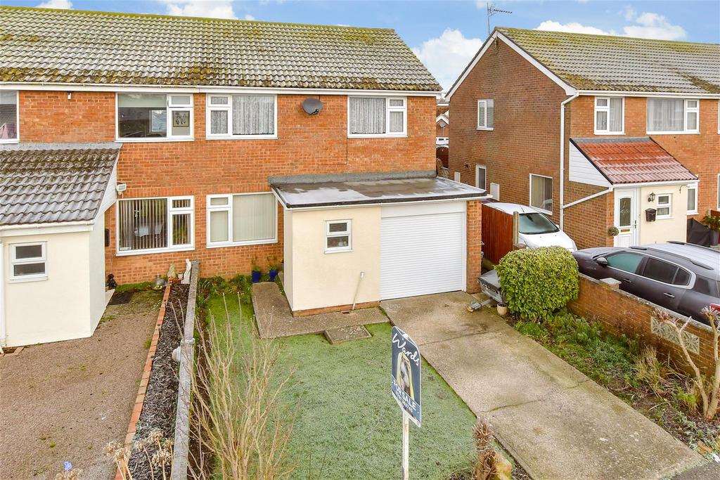 Maple Drive, St. Mary's Bay, Romney... 3 bed semi-detached house - £270,000