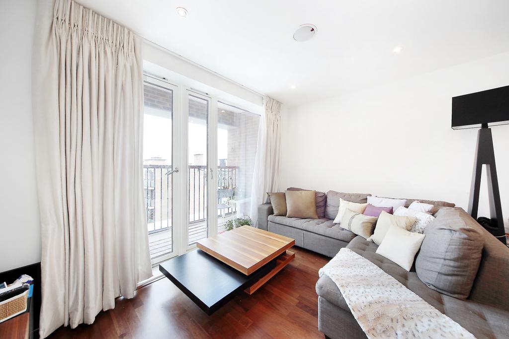 Battersea Park Road, London 2 bed flat - £550,000