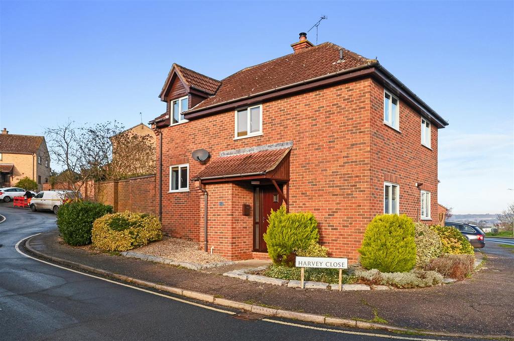 Harvey Close, Lawford 4 bed detached house - £400,000
