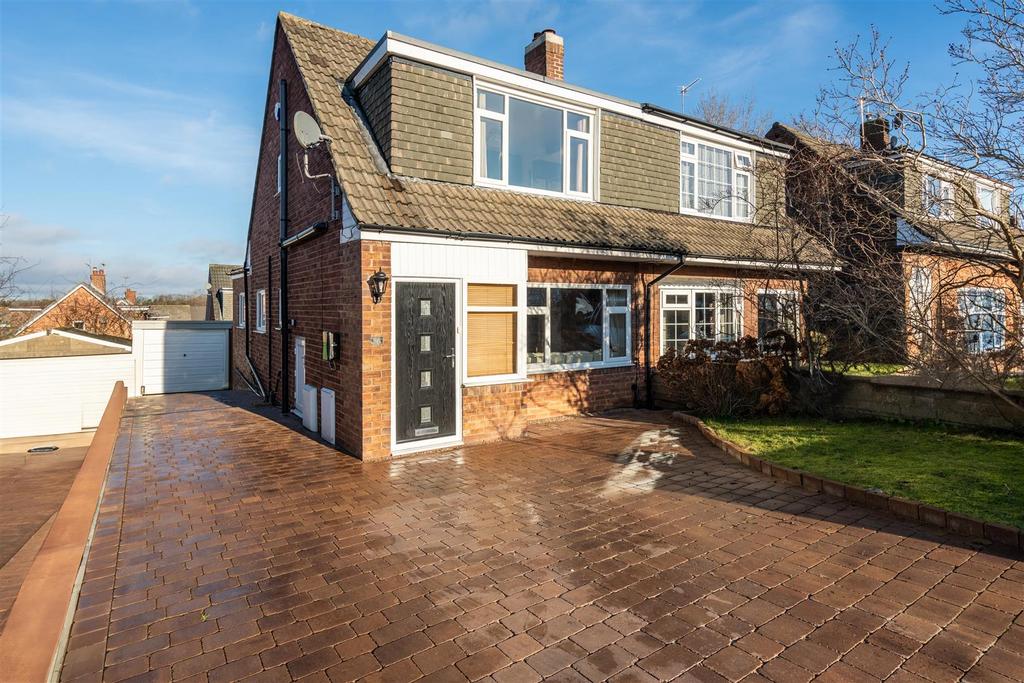 Primley Park Lane, Leeds LS17 3 bed semi-detached house for sale - £350,000