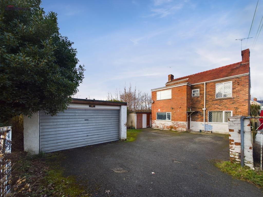 Holt Road, Wrexham, LL13 4 bed detached house for sale - £228,000