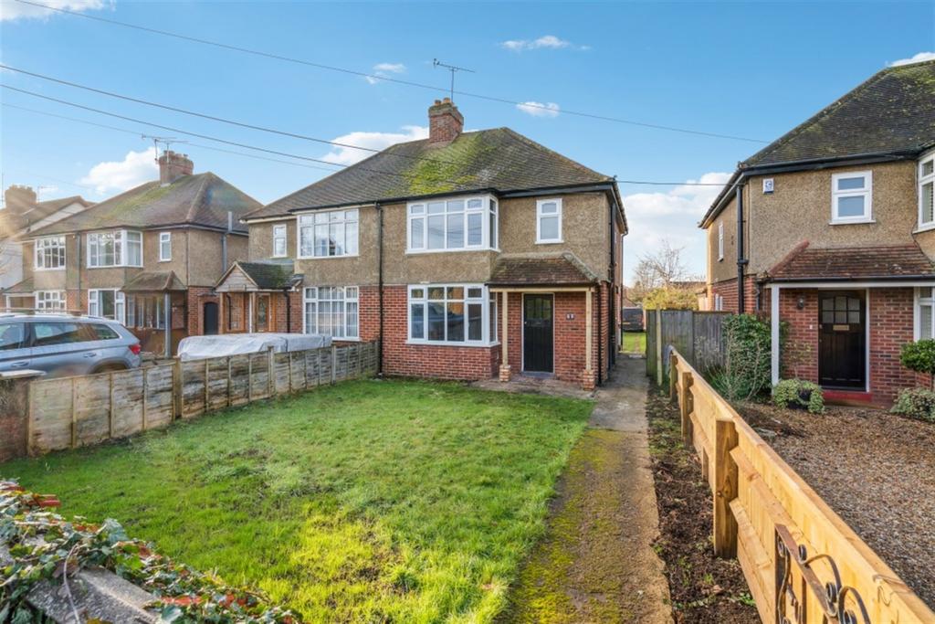 Thame OX9 3 bed semi-detached house - £1,850 pcm (£427 pw)