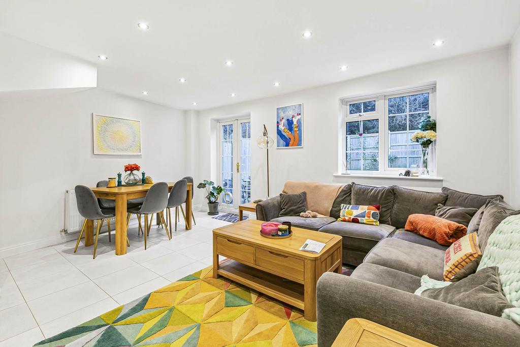 Park Mews, Old Hatfield 2 bed terraced house for sale - £450,000