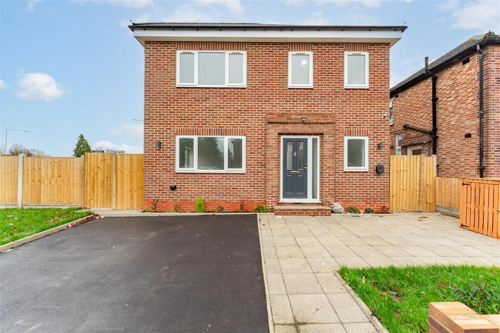 Botwell Crescent, Hayes UB3 4 bed detached house - £700,000