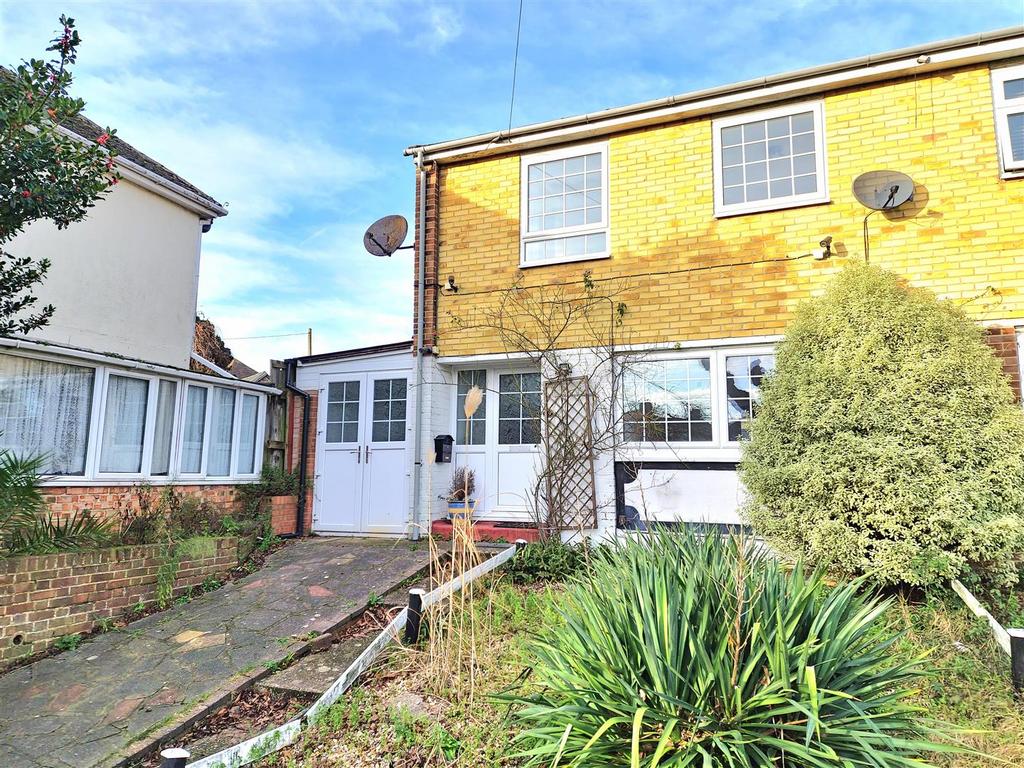 Whitehall Road, Ramsgate 3 bed semi-detached house - £1,350 pcm (£312 pw)
