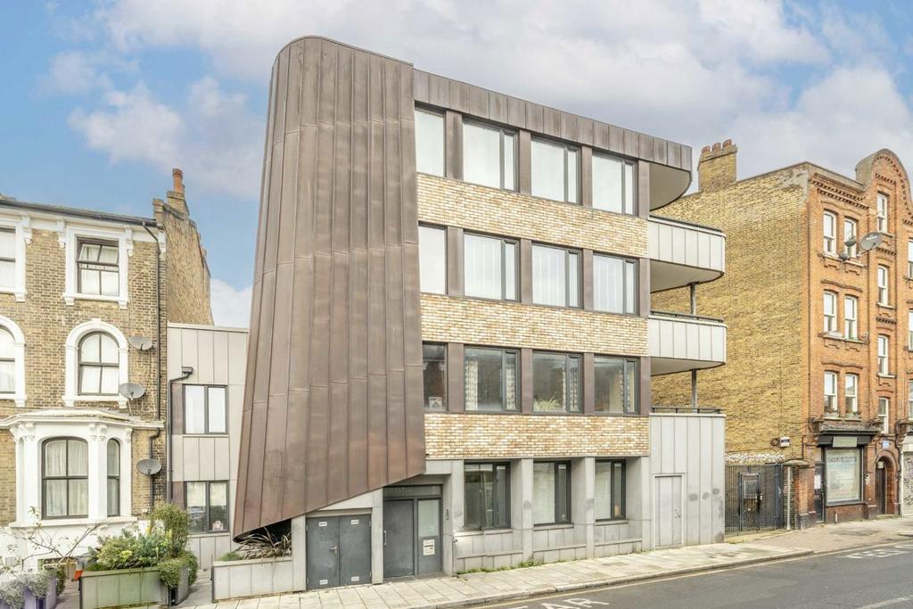 Landor Road, London SW9 2 bed flat - £675,000