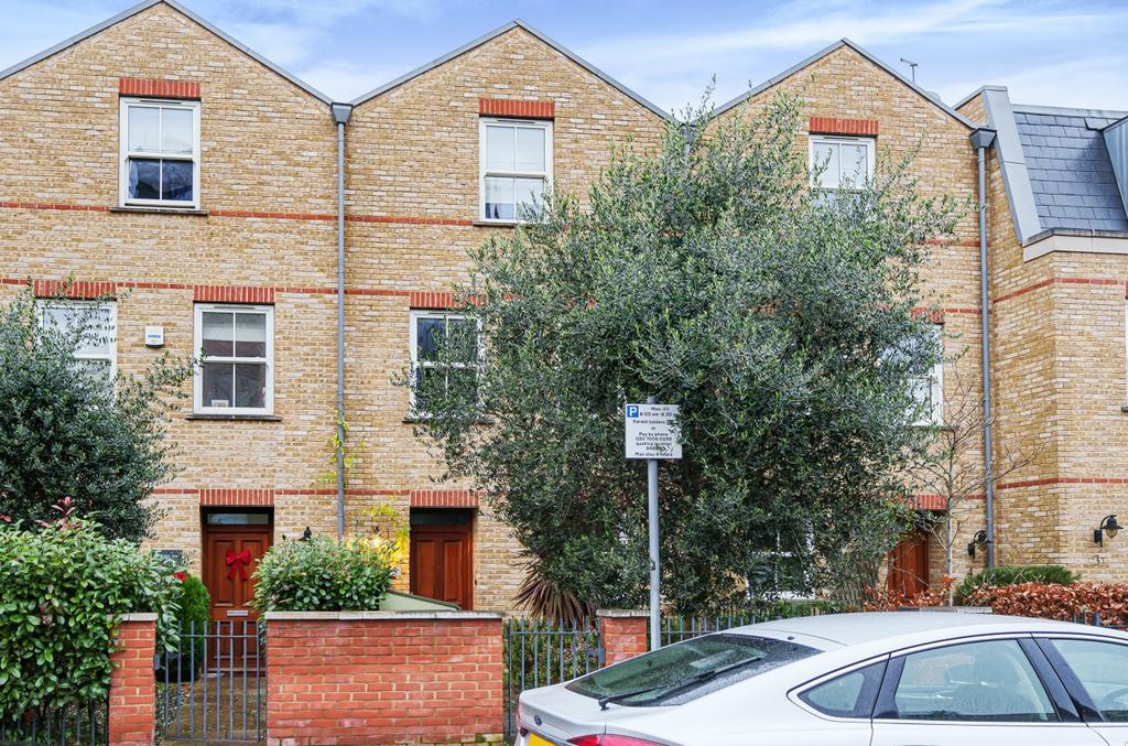 16 Pages Walk Bermondsey SE1 3 bed terraced house - £3,700 pcm (£854 pw)