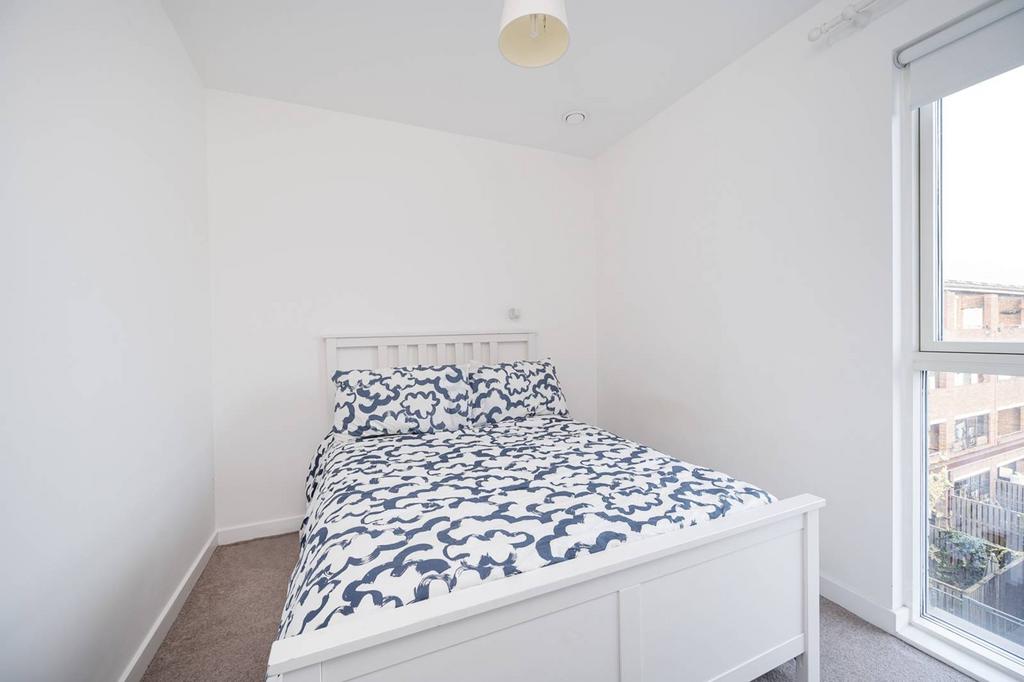 Dalston Lane, Hackney, London, E8 2 bed flat - £2,950 pcm (£681 pw)