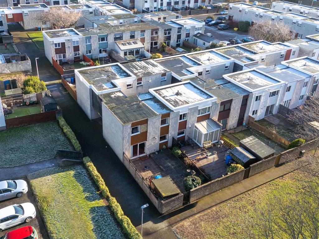 Aberdour Place, Dundee DD5 3 bed end of terrace house for sale - £140,000