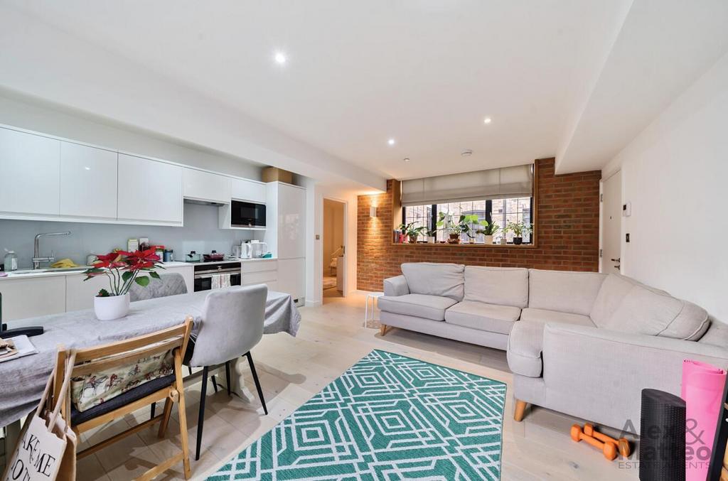Chevron Apartments, St James Road, SE1 1 bed flat - £1,850 pcm (£427 pw)