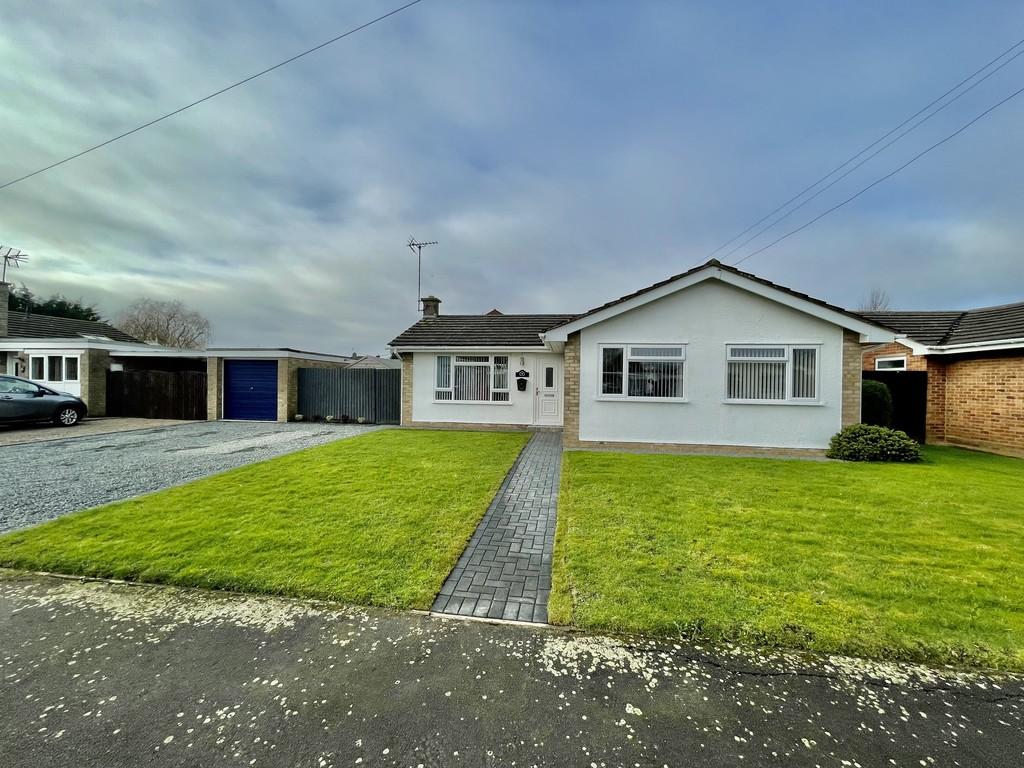 Glen Gardens, Surfleet 3 bed detached bungalow for sale - £295,000