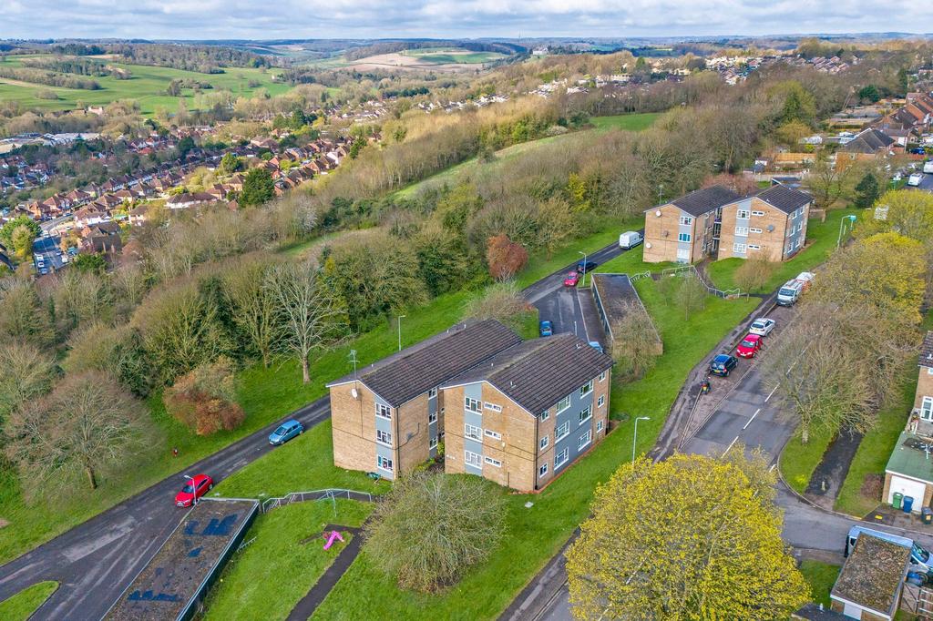 The Pastures, High Wycombe, HP13 5RX 1 bed maisonette - £170,000