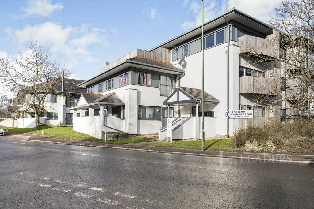 Horsham Gates Two 1 bed apartment - £1,200 pcm (£277 pw)