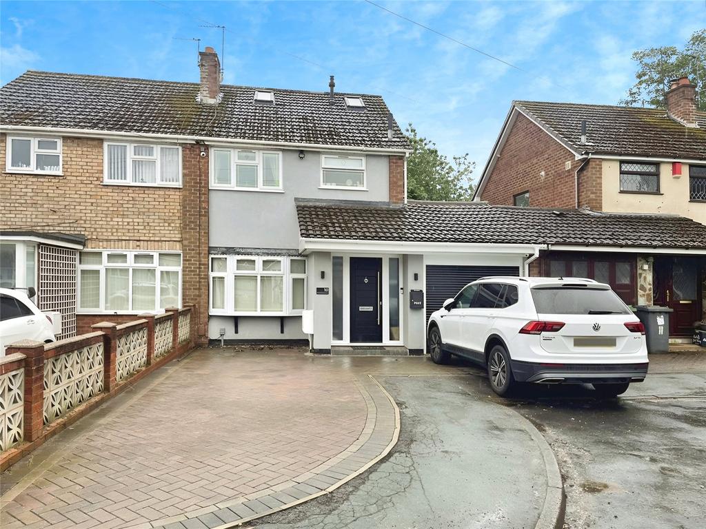 Pinfold Gardens, West Midlands WV11 5 bed semi-detached house - £300,000