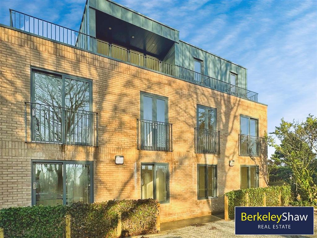 Chestnut View, Brows Lane, Formby 2 bed apartment - £950 pcm (£219 pw)