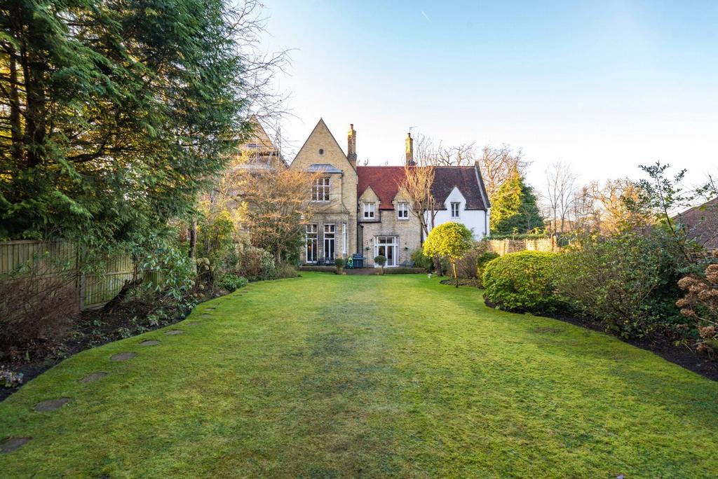 Brooklands Road, Weybridge, KT13 4 bed house for sale - £1,500,000
