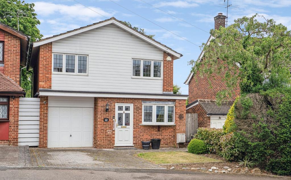 Nightingale Road, Bushey, WD23 4 bed detached house - £795,000