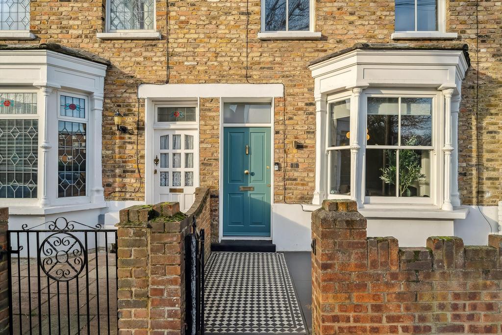 Gomm Road, London, SE16 4 bed terraced house for sale - £1,300,000