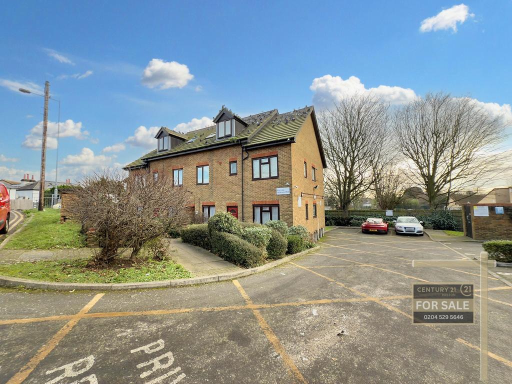 Norwood Road, SOUTHALL UB2 2 bed flat - £340,000