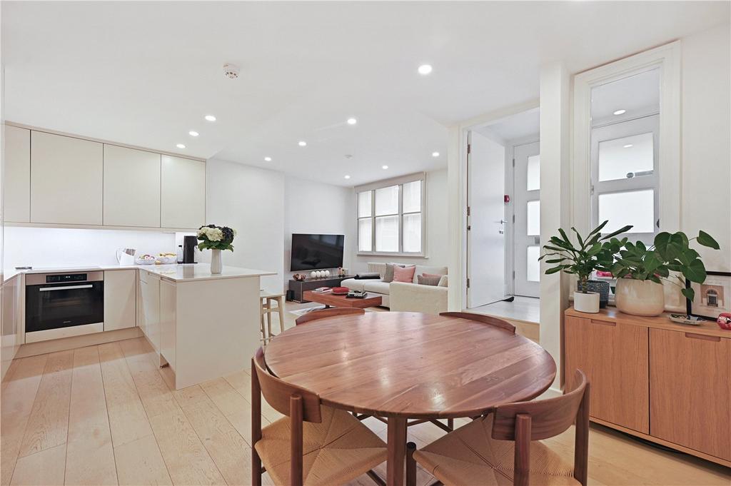 Campden Street, Kensington, London, W8 2 bed apartment to rent - £3,900 ...
