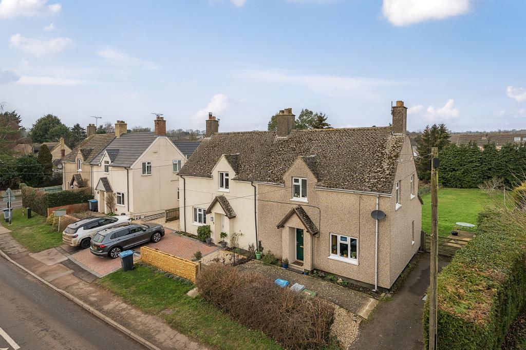 Chipping Norton, Oxfordshire, OX7 3 bed semi-detached house for sale ...