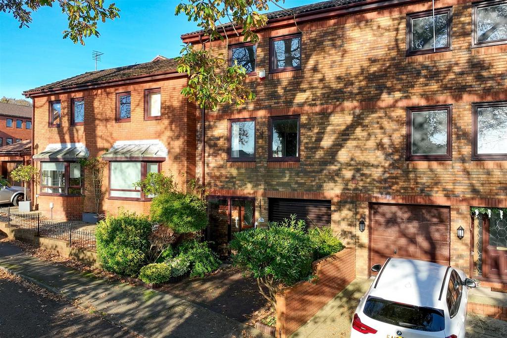 Llwynderw Drive, Swansea SA3 4 bed townhouse for sale - £375,000