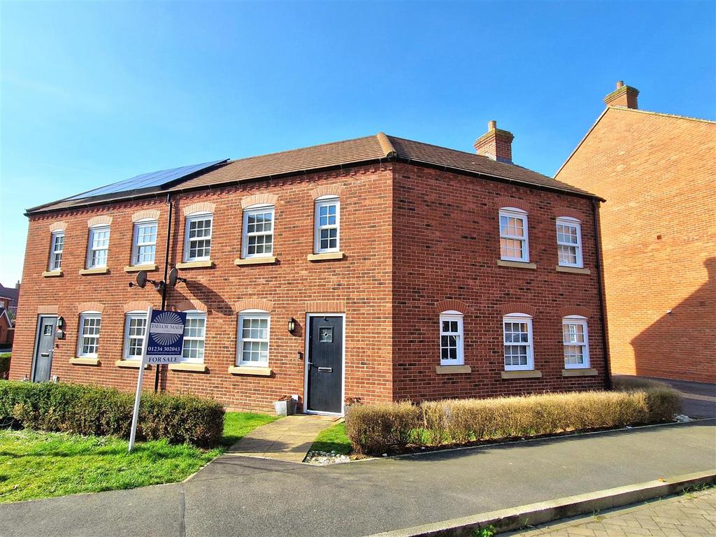 Cantley Road, Great Denham, Bedford 3 bed semi-detached house - £350,000