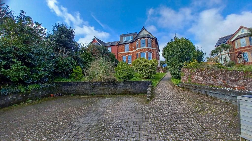 Burridge Road, Chelston, Torquay 2 bed apartment - £775 pcm (£179 pw)